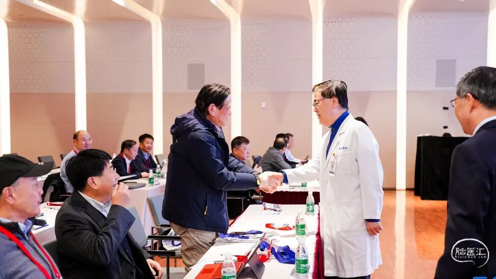 【会议报道】2025上海瑞金微创神经外科学术会议暨瑞金神经外科学科发展大会暨第十三届“瑞金垂体-下丘脑疾病”学术会议顺利召开 - 脑医汇
